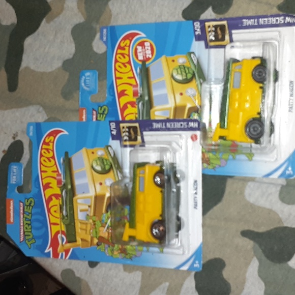 Hot Wheels | Toys | 2 Hotwheels Teenage Mutant Ninja Turtles Party ...